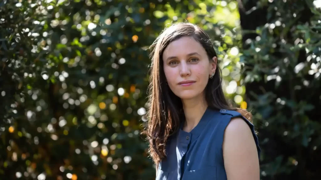 Kaouther Adimi Et Ses Parents : L'histoire Intime Derrière Une Mémoire ...